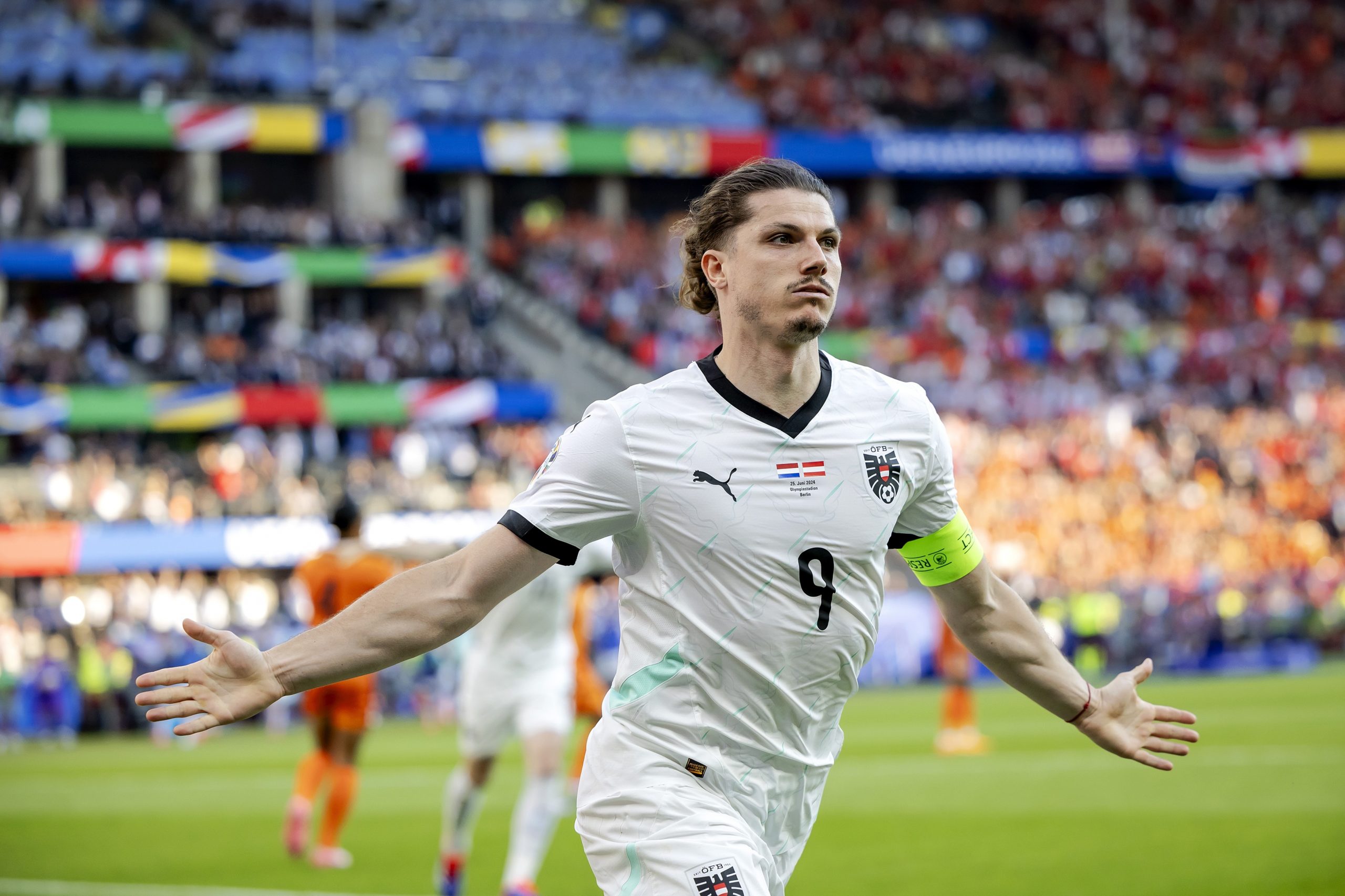 Hotshots Accumulator: 892/1 Midweek goalscorer sixfold | Free Super Tips